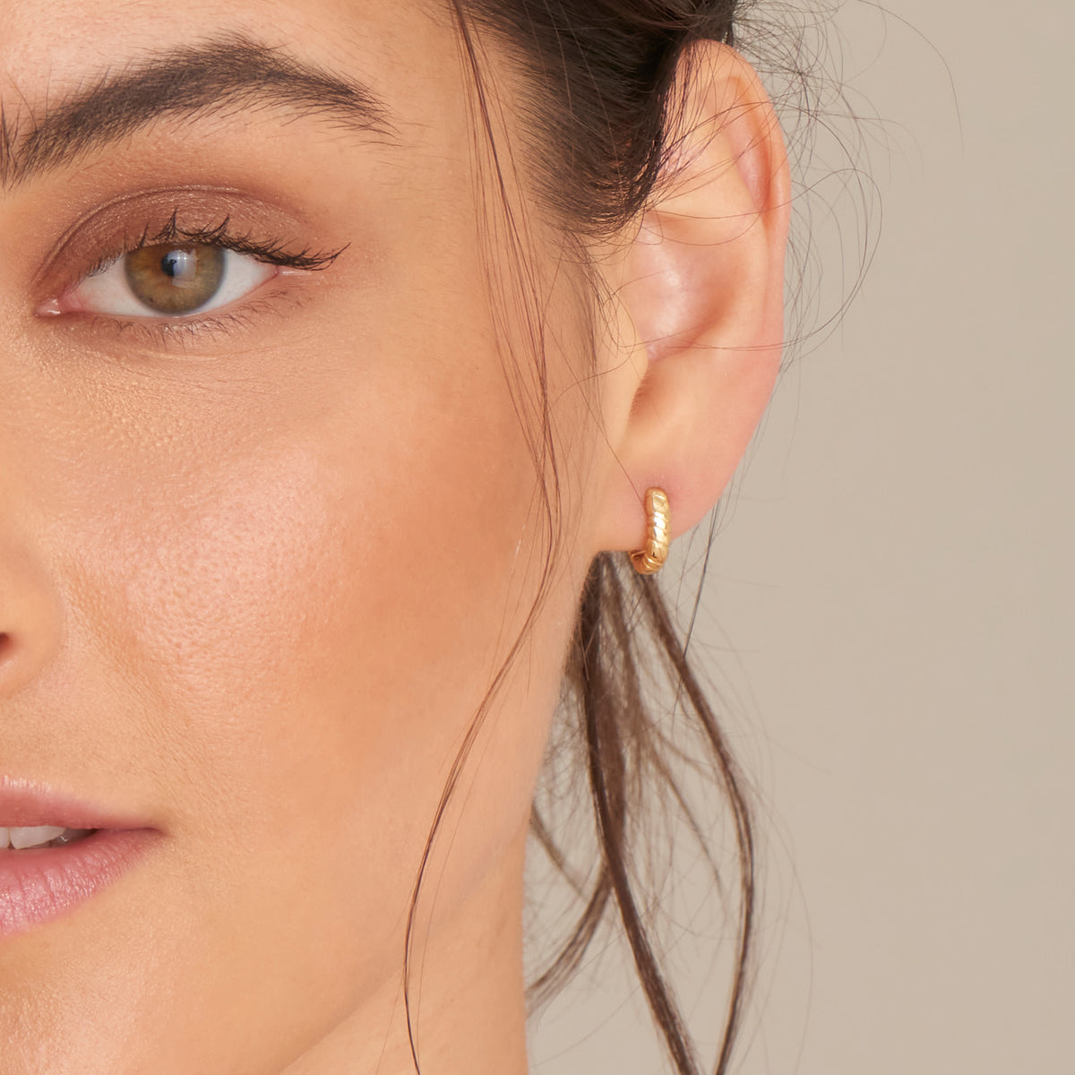 Gold Smooth Twist Huggie Hoop Earrings – Ania Haie US