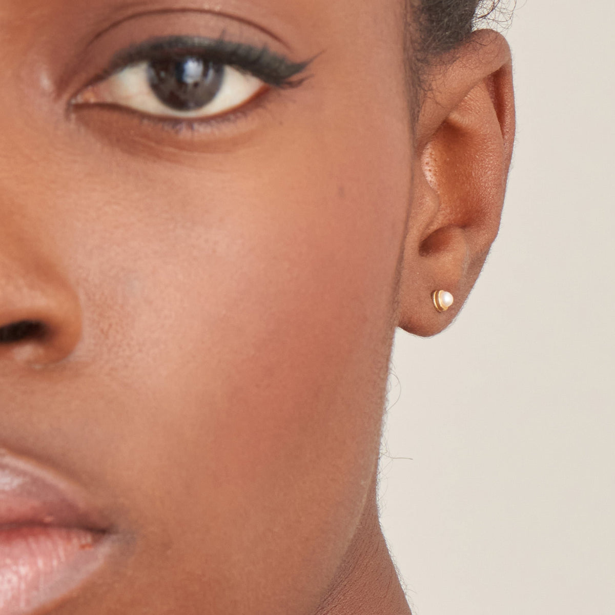 Gold Pearl Cabochon Stud Earrings – Ania Haie US